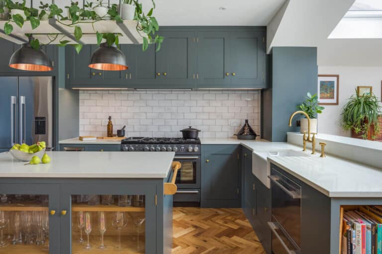 5 Grey Kitchen Ideas For a Timeless Look - Sustainable Kitchens